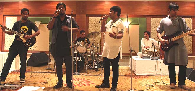 Aayat presents Sufi music with verve of soft rock | Entertainment ...