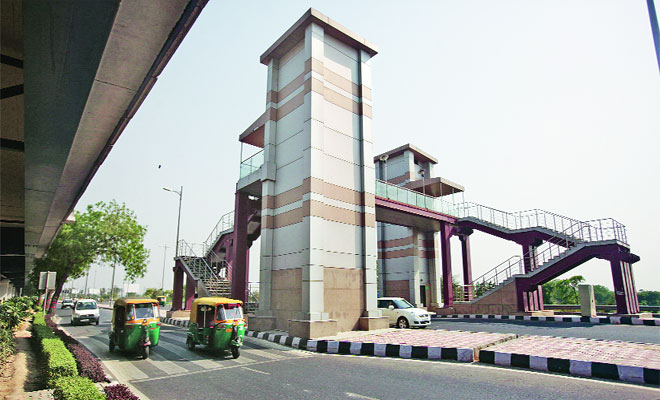 In Mayur Vihar,a bridge that leads nowhere | Delhi News - The Indian ...