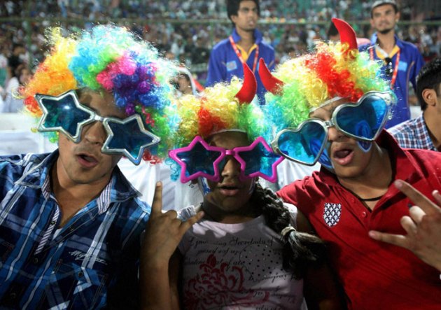 IPL 6: Crazy fans on ground | Sports Gallery News - The Indian Express