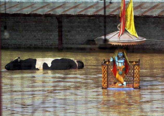 Today in pics: Water level in Yamuna river receding | Picture Gallery ...