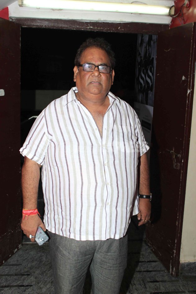 Jacqueline,Girish watch Ramaiya Vastavaiya,Shruti Haasan skips for D ...