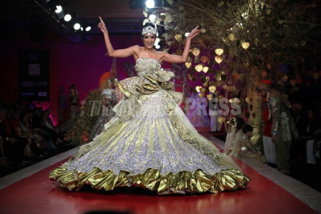 Ritu Beri showcases Punjab inspired collection at Couture Week ...
