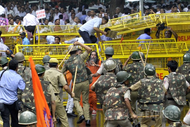 Gujarat VHP protests against Ayodhya yatra ban | Picture Gallery Others ...