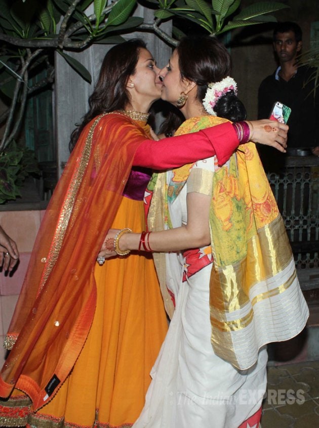 Aishwarya Rai Bachchan,Twinkle Khanna,Sridevi celebrate Karva Chauth ...