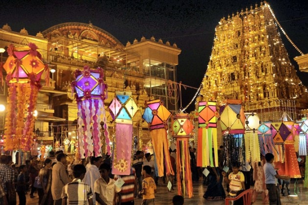 Happy Diwali: India gears up for the festival of lights | Picture ...