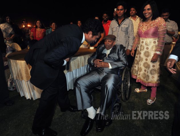 Sachin Tendulkar,coach Ramakanth Achrekar felicitated | Sports Gallery ...