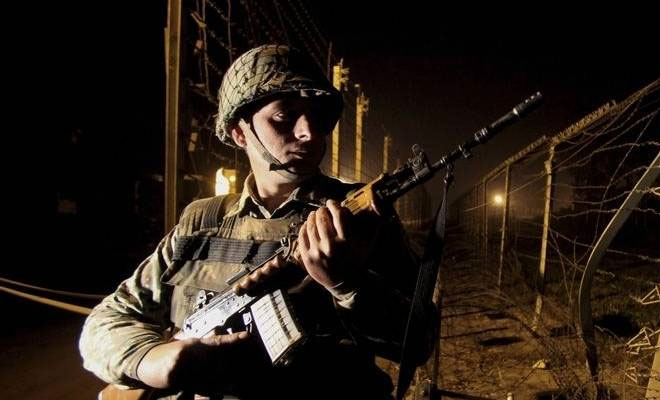 Pakistan violates ceasefire again,troops open heavy fire on Indian ...