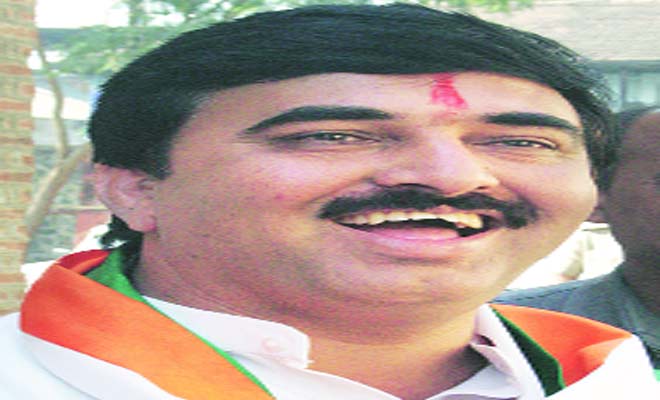Dy Mayor Mankar resigns,stakes claim to party ticket for Lok Sabha seat ...