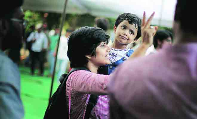 Vote for mummy,says JNUSU candidate s star campaigner | Delhi News ...