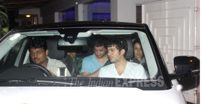Movie night for Dharmendra’s grandson Karan Deol,Sunny Deol,Anushka ...