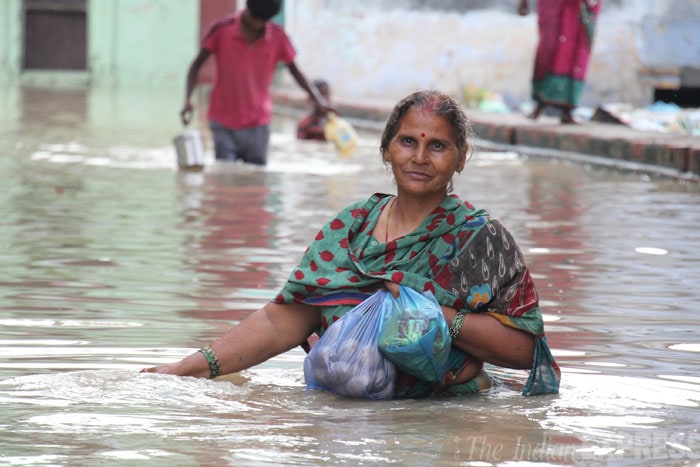 Rivers in spate in UP,flood situation worsens | Picture Gallery Others ...