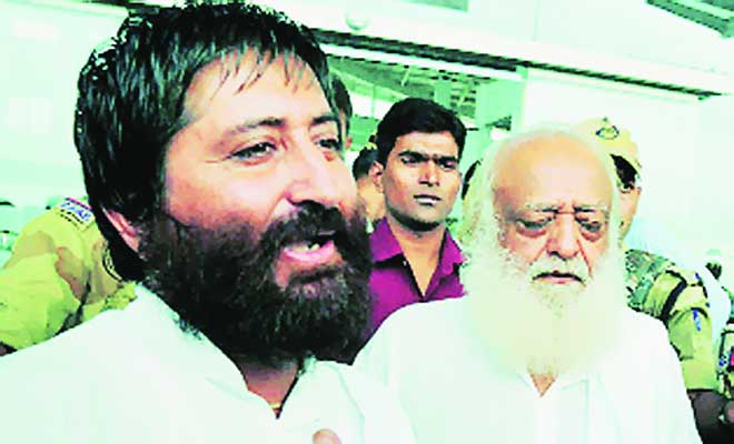 Sisters file cases against Asaram,son | News Archive News - The Indian ...