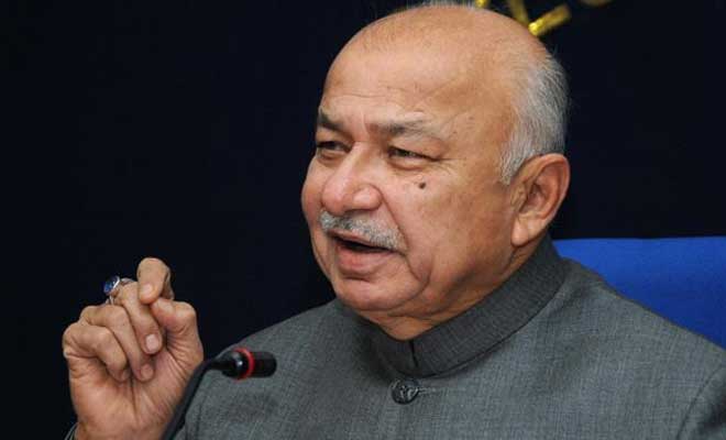 Sushilkumar Shinde reviews border situation,says nation proud of jawans ...