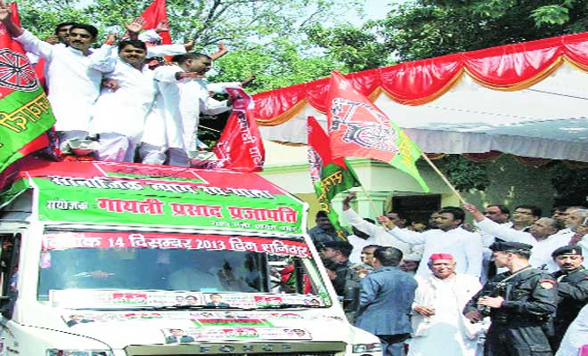 SP flags off rallies to woo backwards | Lucknow News - The Indian Express