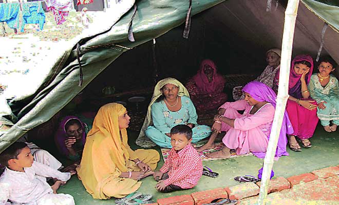 Rs 5 lakh each for 1,800 Muslim families | Lucknow News - The Indian ...