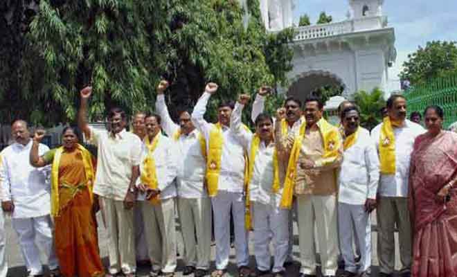 Telugu Desam Party stages protest outside Andhra CM’s camp office ...