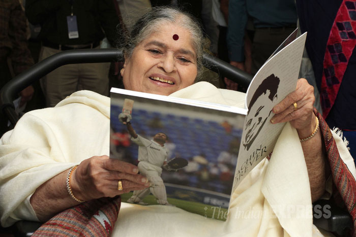 Rare moment: Sachin Tendulkar’s mother at Wankhede | Sports Gallery ...