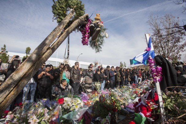 Paul Walker memorial in California draws thousands | Entertainment ...