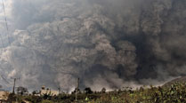 Indonesia volcano eruption: Death toll climbs to 16 as rescue efforts ...