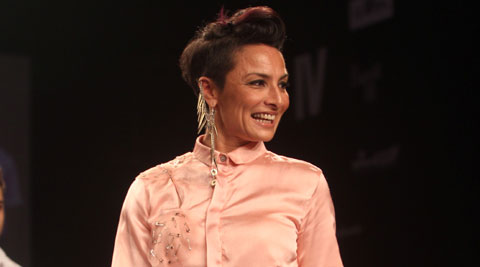 Farhan Akhtar’s wife Adhuna makes debut at LFW | Bollywood News - The ...