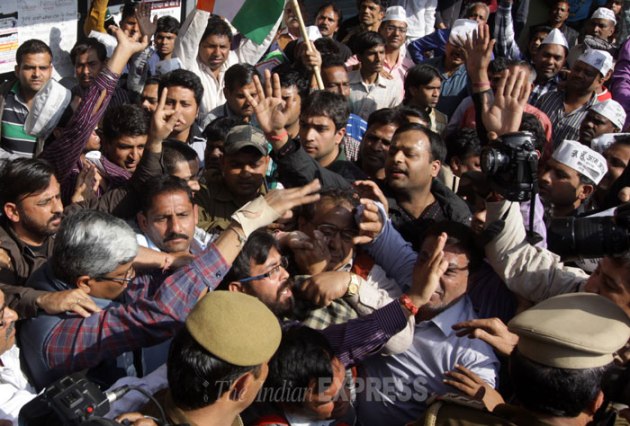 AAP’s Ashutosh taken for questioning by Delhi Police | Picture Gallery ...