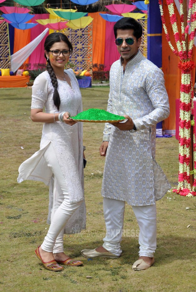 Jackky Neha, Kayoze Irani celebrate Holi | Entertainment Gallery News ...