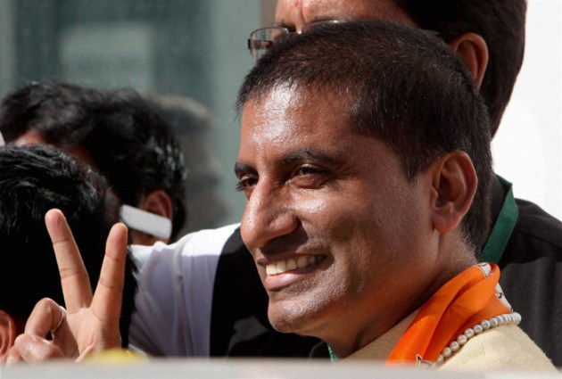 Former Congress Leader Jagdambika Pal Artiste Raju Srivastava Join Bjp