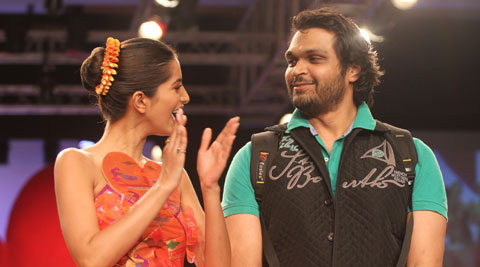 LFW: Swapnil Shinde marries Paithani weaves with skirts | Fashion News ...