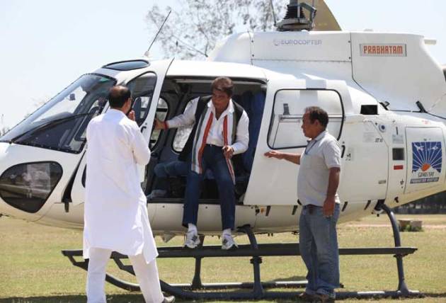 In Ludhiana, Raj Babbar supports Congress candidate Ravneet Bittu in a ...