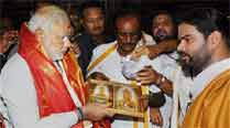 Narendra Modi mocks Sonia’s invocation of god | Political Pulse News ...