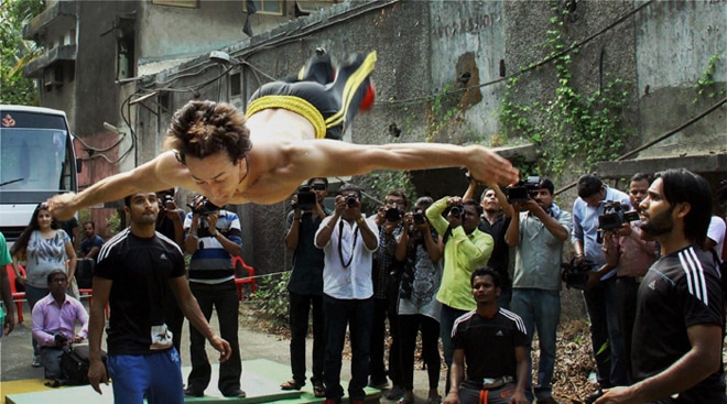 Tiger Shroff’s ‘Heropanti’, shows off stunts during promotions ...