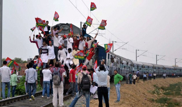 Protests against proposed rail fare hike | Picture Gallery Others News ...
