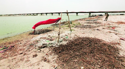 By Ganga in Badaun, two graves await the CBI and exhumation | India ...