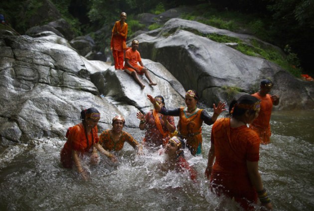 ‘Bol Bom’ pilgrimage in full swing in Kathmandu | Picture Gallery ...