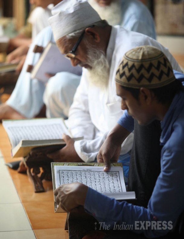 Ramadan: Muslims offer prayers, break their fast | Picture Gallery ...