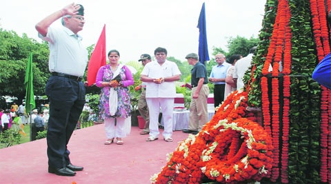 15 yrs on, city remembers Kargil martyrs | Chandigarh News - The Indian ...