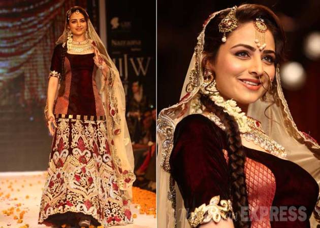 IJW Day 2: Bling Queens Zarine, Shraddha, Pooja, Divya | Entertainment ...