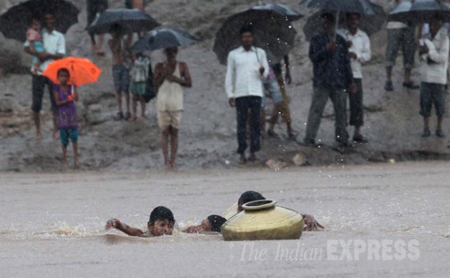 Gujarat kids swim daily to reach school | Picture Gallery Others News ...
