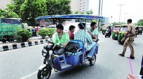 Camps next week for e-rickshaw drivers to get learner’s licence | Delhi ...