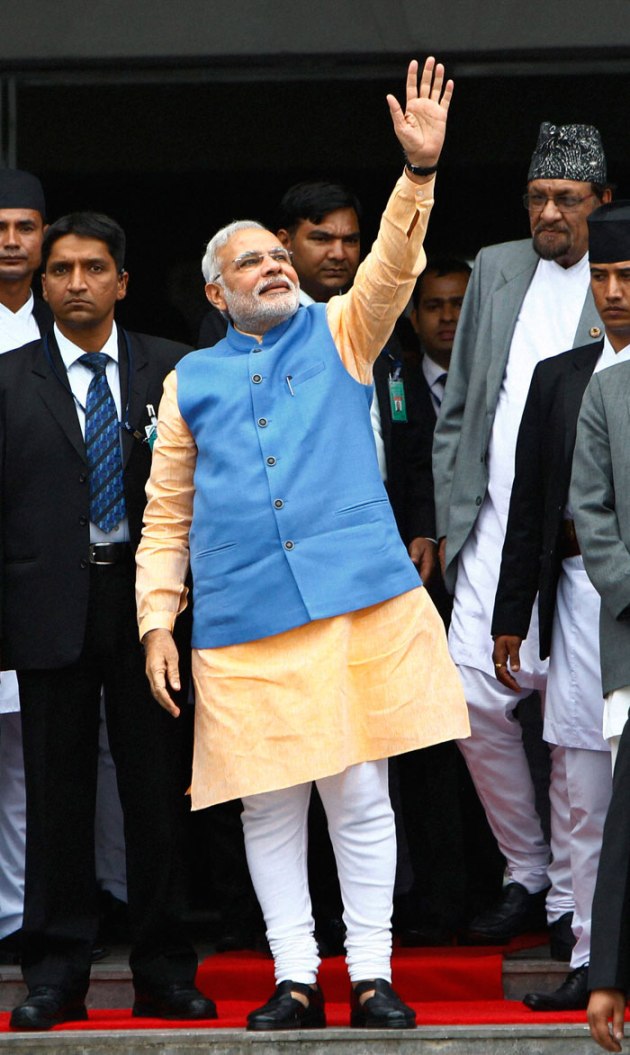 Narendra Modi offers prayers at Nepal’s Pashuipatinath temple | Picture ...