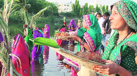 On Chhath, 2 Bihars on the riverfront | Ahmedabad News - The Indian Express