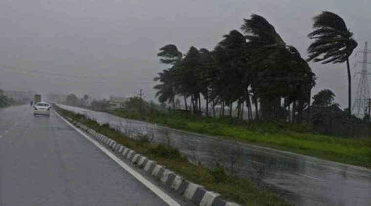 Centre assures help as cyclone ‘Hudhud’ approaches Orissa, Andhra and ...