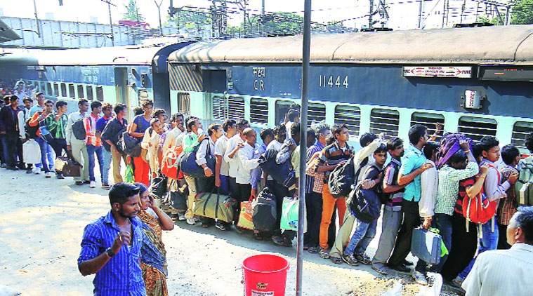 Look who is ‘robbing’ passengers at Pune railway station | Pune News ...