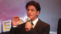 Shah Rukh Khan presented with Global Diversity Award | Bollywood News ...