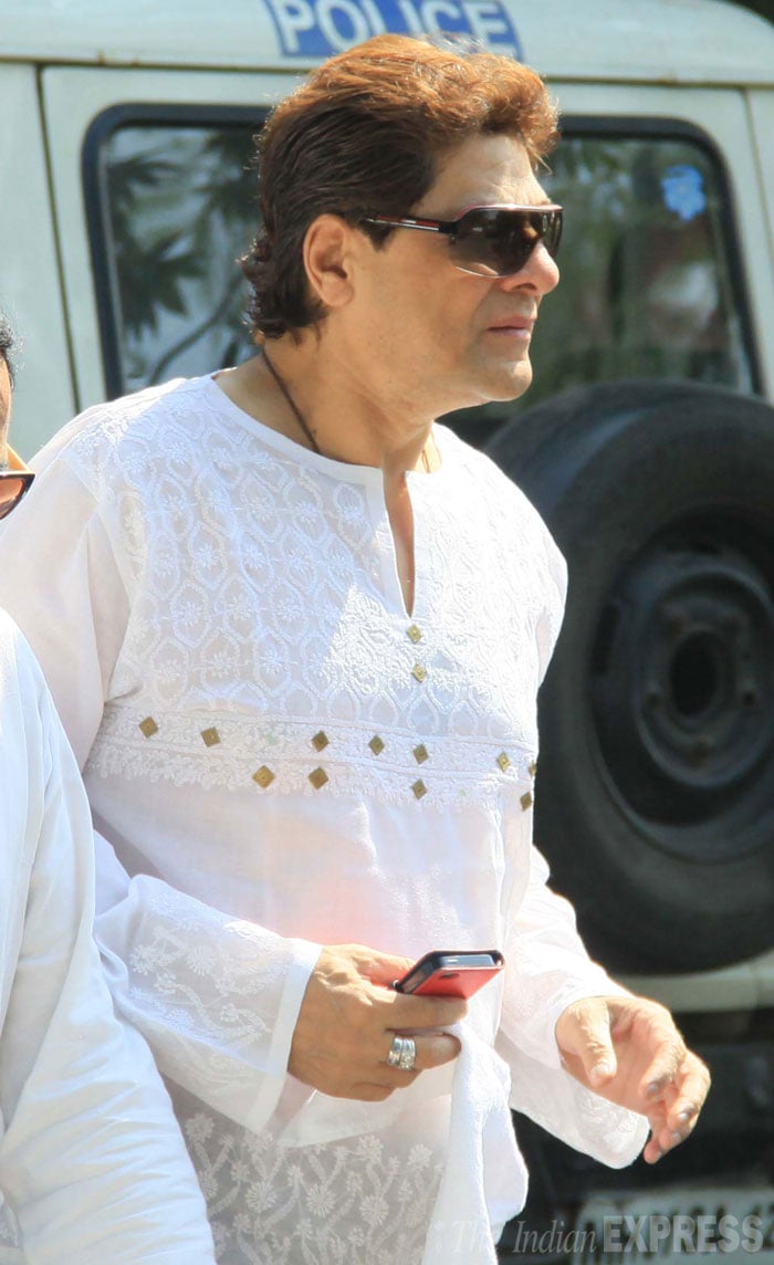 Govinda, Ranbir Kapoor, Abhishek Bachchan attend Ravi Chopra’s funeral ...