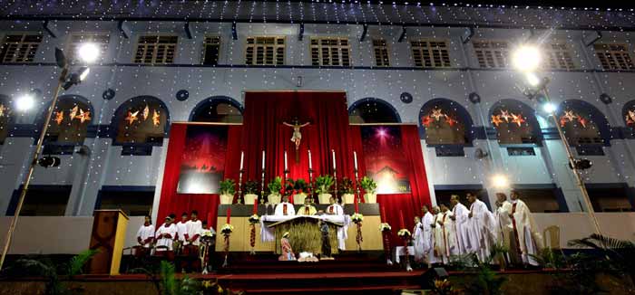 Christmas Eve celebrations in India and Vatican | Picture Gallery ...