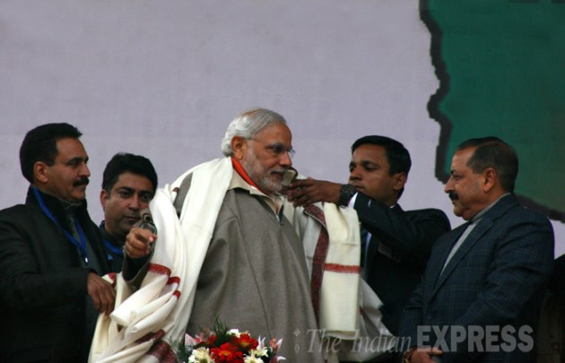 PM Narendra Modi addresses rally in Kashmir, says finger pressing EVM ...