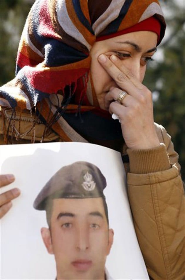 Islamic State burns alive hostage Jordanian pilot | Picture Gallery ...