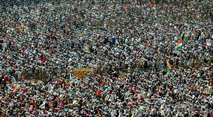 Arvind Kejriwal takes oath, promises a corruption-free Delhi | Picture ...