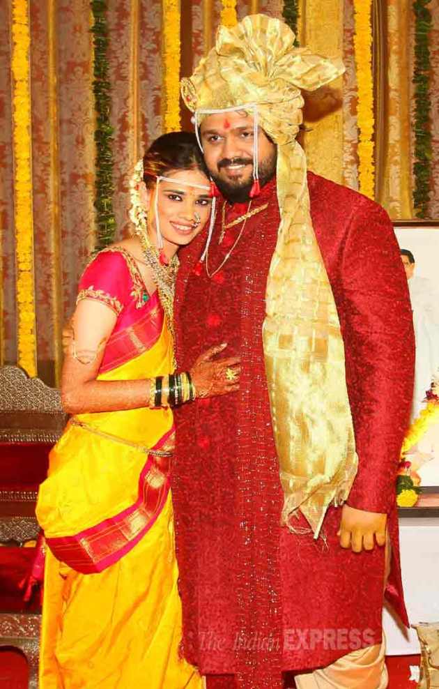 Smita Thackerey’s son Rahul Thackeray marries Aditi Redkar | Picture ...